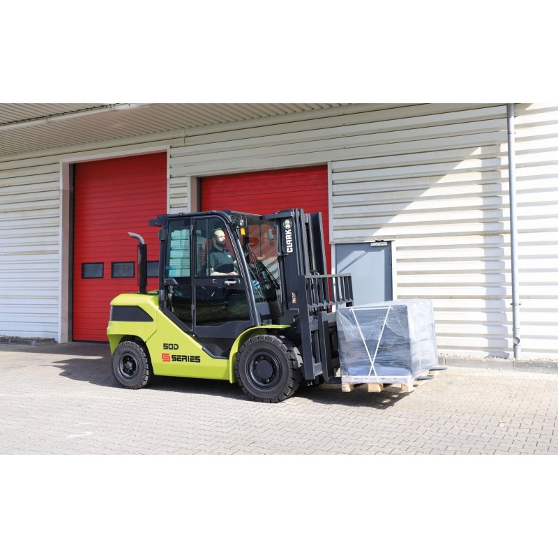 Chariot élévateur CLARK thermique 4000 kg à 5500 kg modèlé S40/S45/S50/S55